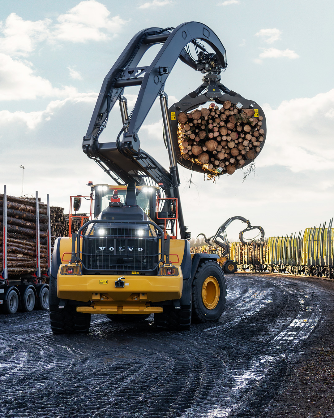 Volvo Attachments